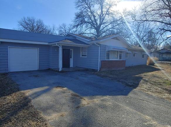 2908 N Michigan St - Pittsburg, KS 66762 - Home For Rent - Homeslyst